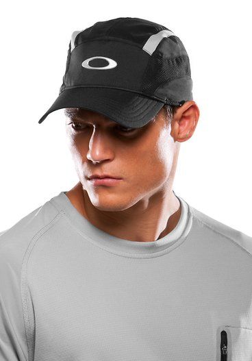 Oakley QUICK CAP 2012 - Specifications | Reviews | Shops