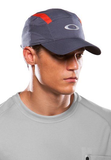 Oakley QUICK CAP 2012 - Specifications | Reviews | Shops