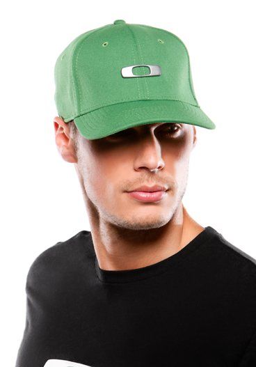 Oakley METAL GAS CAN CAP 2012 - Specifications | Reviews | Shops