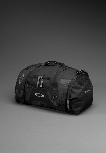 Oakley LARGE CARRY DUFFEL 2012 - Specifications | Reviews | Shops