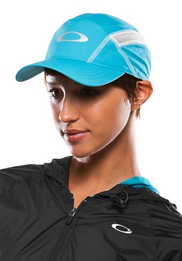 Oakley RELAY CAP 2012 - Specifications | Reviews | Shops